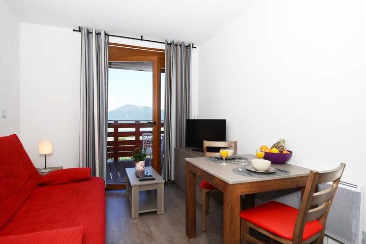 Wifi, 20m From Ski Slopes, Swimming Pool, Hammam, Terrace, Balcony, Tv, Ski Locker, 38m², Les Angles - Les Angles
