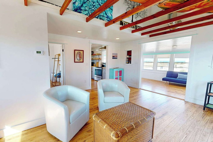 Coastal Cottage, Sandy Backyard & Steps To Beach - St. Augustine, FL