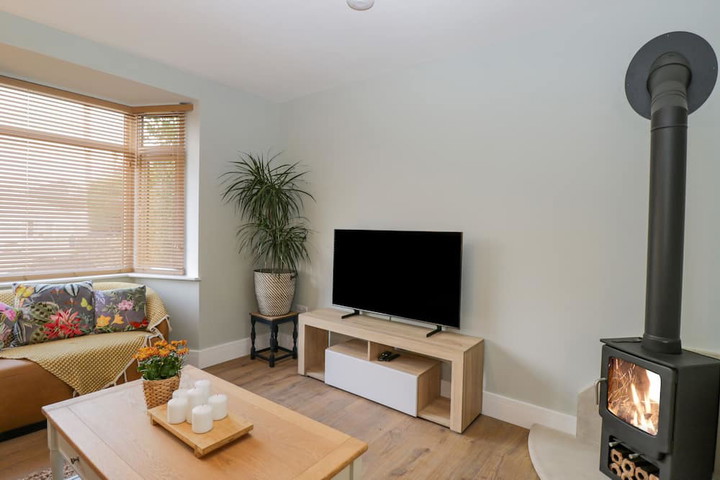 Birch House, Pet Friendly, Character Holiday Cottage In Corsham - Castle Combe