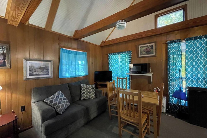 Charming Woodland Cabin With Kitchen, Roku Tv & Outdoor Firepit - Louisiana