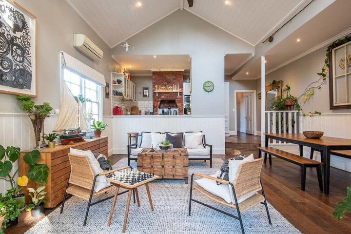 Pet Friendly - Sandy Village Retreat Heated Pool Bay Views - Southland