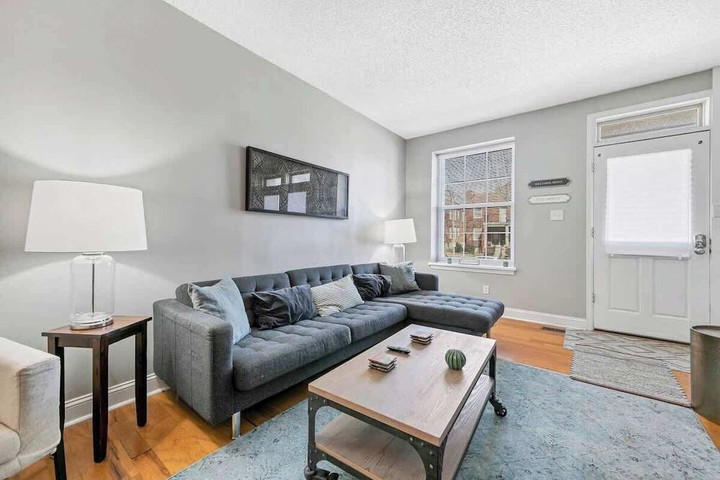 3 King Beds/3baths Spacious By Staystlouis - St. Louis, MO