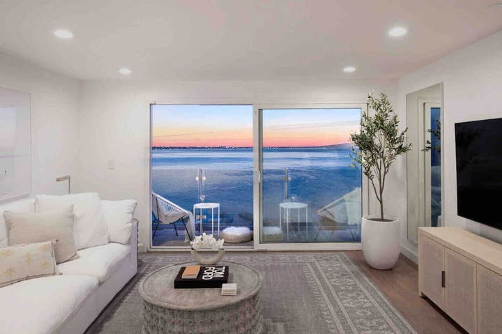 Oceans Views Zen Retreat | 6 Min Walk To Beach | Dolphin Spotting | Pet Ok - Topanga, CA