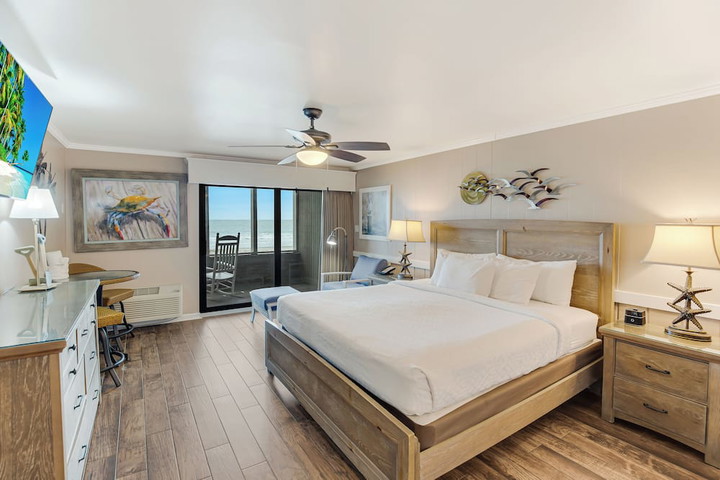 Ocean Air & Easy Evenings | Beachfront Stay W/ Private Porch - Pawleys Island, SC