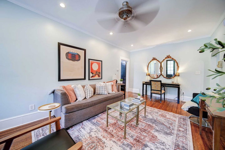 The Home Collection: Historic Myers Park 2br/2ba | Step-free | Screened Porch - Charlotte, NC