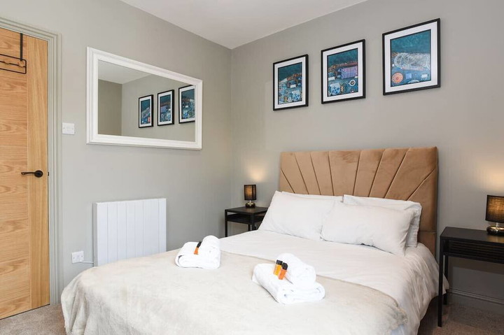 Modern 3-bedroom House, 10min To Beach W/garden! - Portsmouth