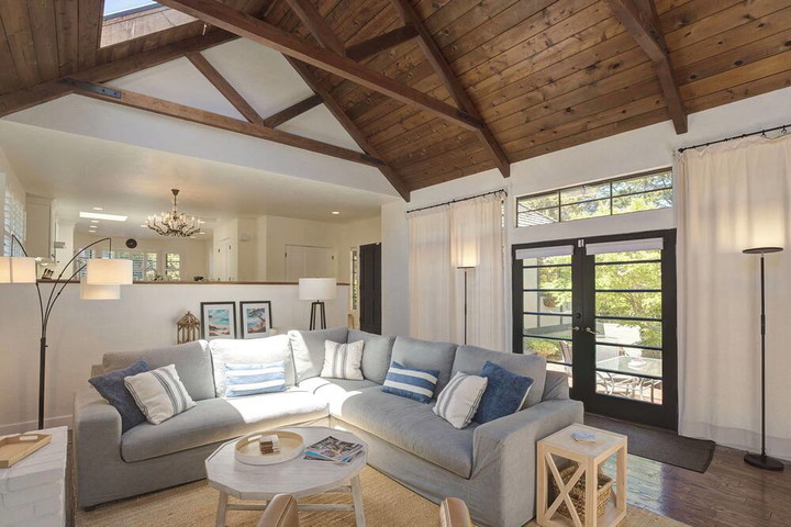 3937 Trailside Retreat - Stunning Remodeled Gem - Monterey, CA