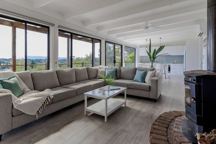 Rye Family Retreat | Bay Views | Sleeps 10 | Near Hot Springs & Golf Courses - Rye