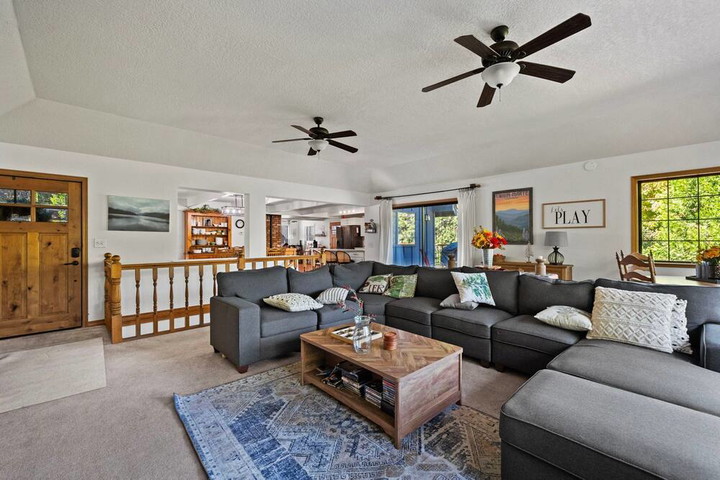 Mountain Retreat W/ Hot Tub, Deck & Forest Views - Twain Harte, CA