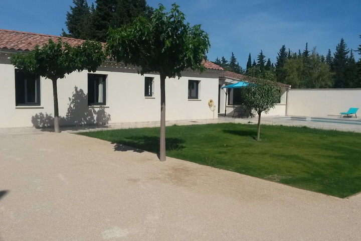 Au Pied Du Ventoux,  Gîte Neuf Climatisé Avec Piscine Privée - Pernes-les-Fontaines