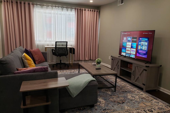 Ridgeland Retreat/ Street Level Apt Easy Access - Burbank, IL