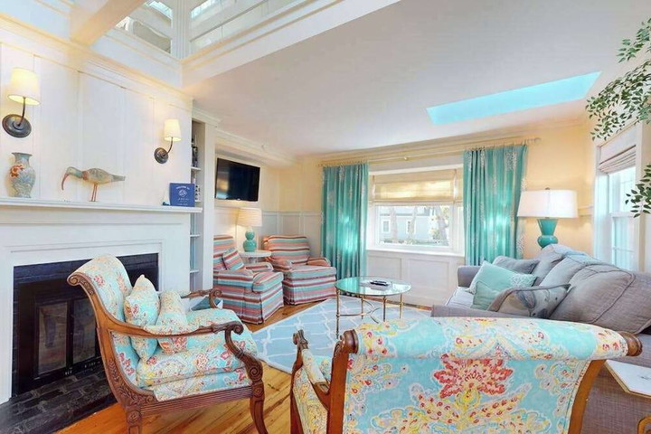 Quaint Coastal Home With Fast Wifi, W/d, Skylights, And Outdoor Grilling - Capo Cod, MA