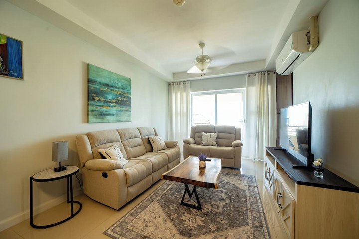 Urban Charm: Modern One Bedroom - Kingston