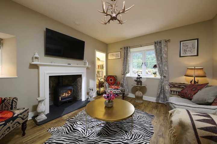 Upper Dunain  - Sleeps 4 Guests  In 2 Bedrooms - Loch Ness