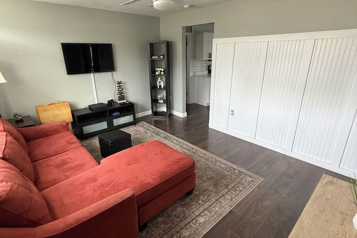 Awesome 3-bedroom House With Ac In Sunny Orlando - Oviedo, FL