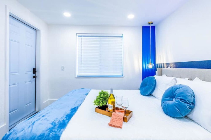 2 Guest, 5 Minutes To Everything In Miami - North Miami, FL
