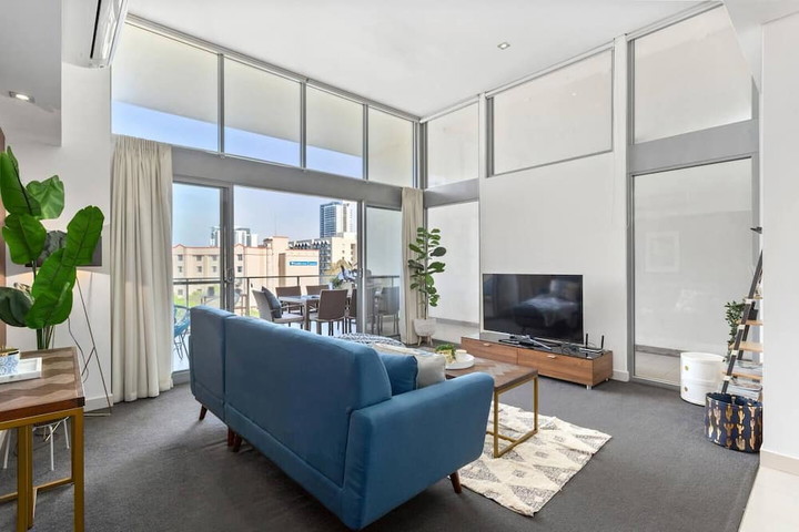 Bright 3bdrm City Skyline Views Catbus,waca,optus - South Perth