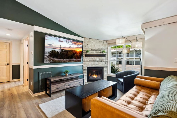Shore Suite | Downtown Fish Creek ~ Dog-friendly - Door County, WI