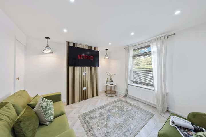 Stylish Home Near Chelsfield Station, Free Wifi - Sevenoaks