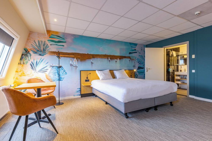 Hotel On The Lake With Marina Access, Nature Walks And Fresh Cuisine - Breukelen