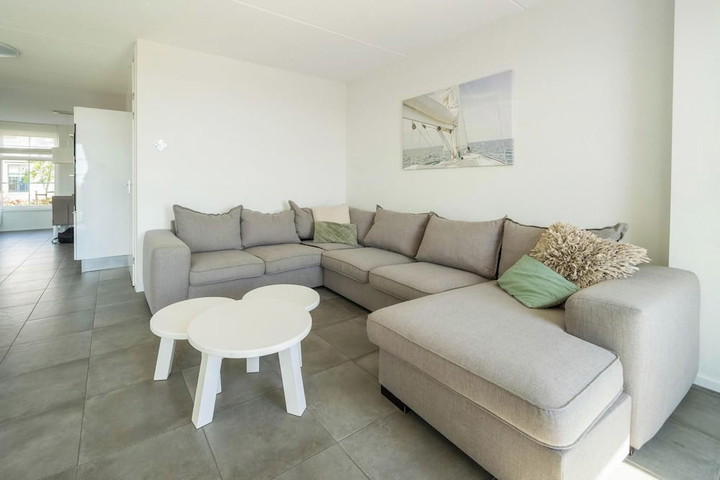 Modern Bungalow With 6 Bedrooms And Terrace - Amsterdam