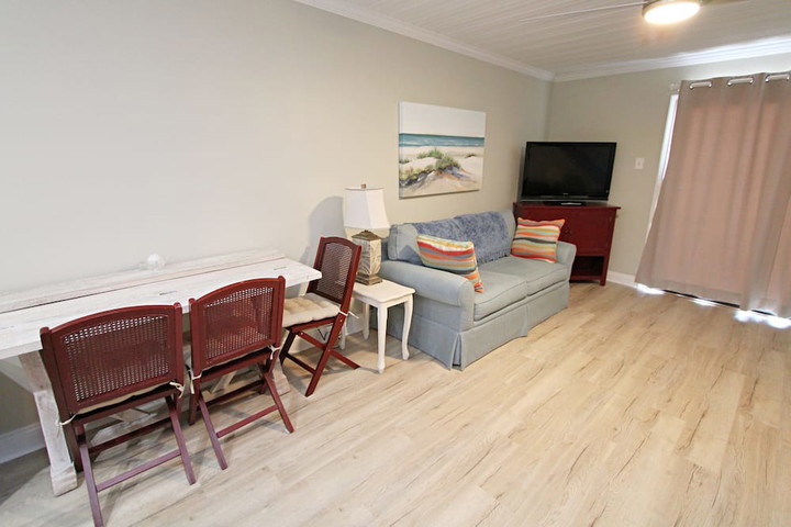 Come Get Your Toes In The Sand Call Today To Book Your Vacation! - Alabama