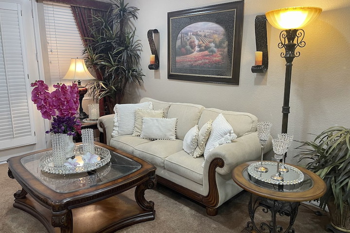Be Home With A View. Close To All The Socal Attractions. Sleeps 8 - Menifee, CA