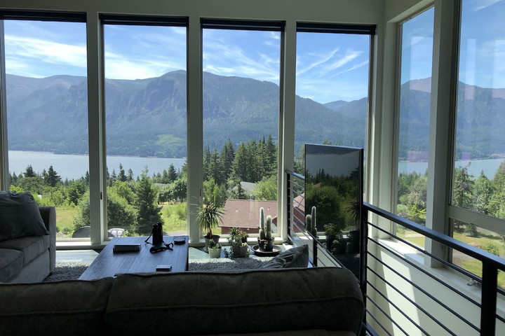 Epic Columbia River Views * New Modern Home In The Heart Of The Gorge. - Carson, WA