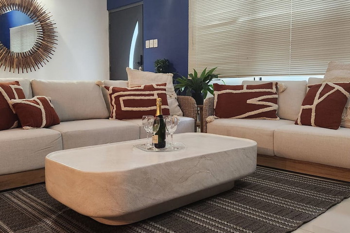 Tropical 4 Bdr Townhouse In The Gardens / Secure Parking, Spa - Darwin