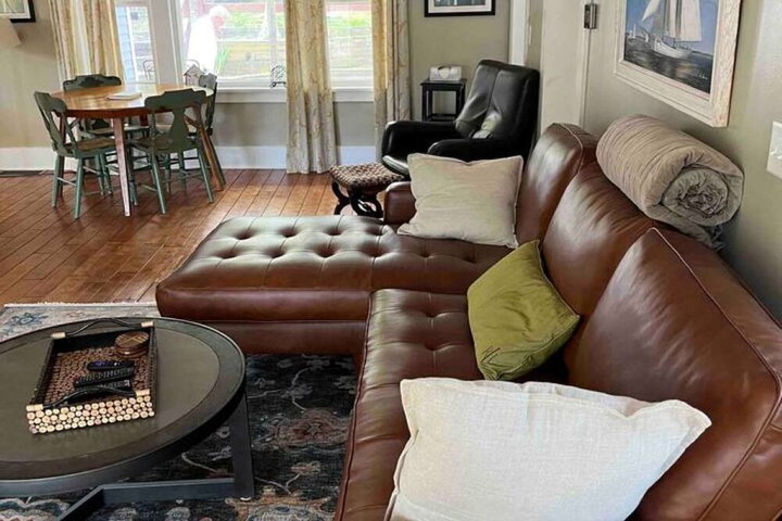 6 Bedroom Historic Home 5 Min Walk To Beach! - Muskegon, MI