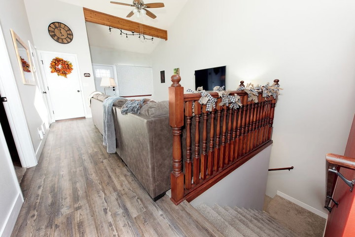 Welcome To Mountain Getaway In This Cozy 4 Bed 3 Bath Home. - Idaho Falls, ID