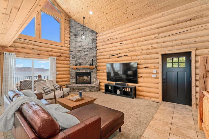 Newly Remodeled Bear Lake Lodge. Panoramic Lake Views. 15 Min From Beaver Mtn! - Garden City, UT