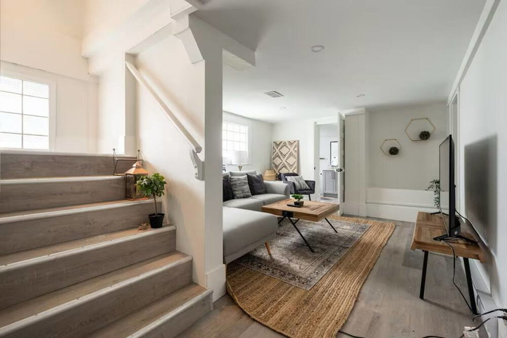 Maple Beach House Garden Suite - North Vancouver
