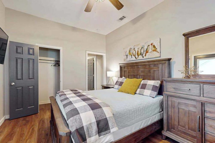 Unicoi Intown Suite - Cleveland, GA