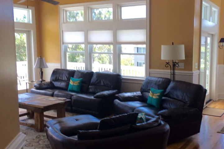 Beautiful Wraparound Porches & Easy Walk To The Beach - Folly Beach
