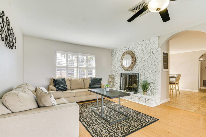 4 Mi To Lakes Park: Family Home In Fort Myers! - Fort Myers, FL