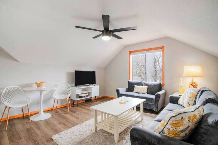 Nest Downtown Boyne City Family Loft - Boyne City, MI