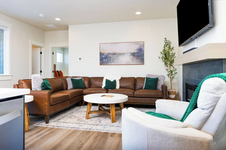 Hot Tub + Fireplace Near Lake Cascade | Sleeps 9 - Cascade, ID