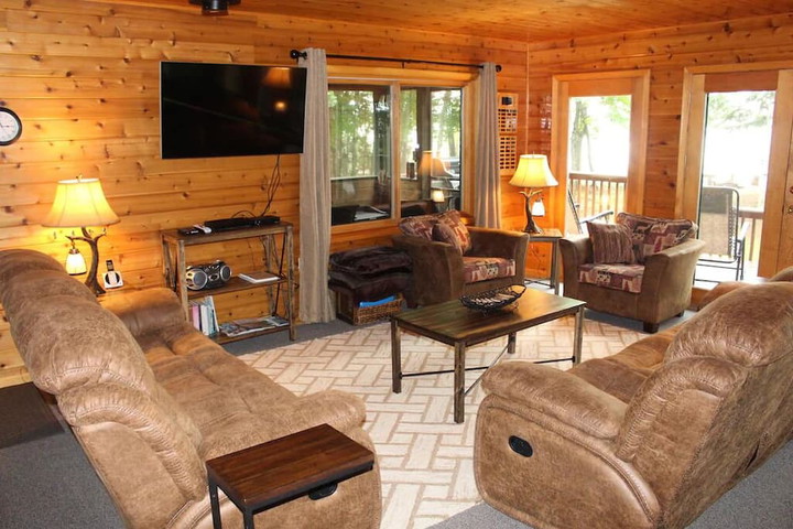 Waterfront Sugar Island Cabin! Freighters, Fishing. - Michigan