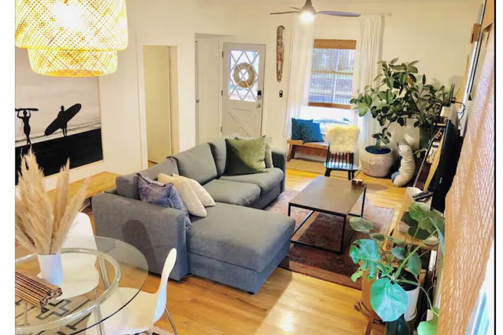 Hip & Historic Downtown Vancouver Bungalow - Beaverton, OR