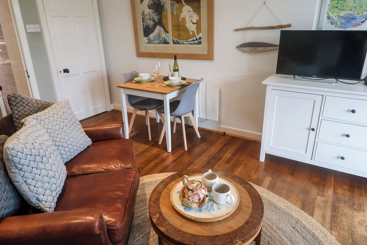 The Apartment At Queen Anne's Lodge, Pet Friendly In Lyme Regis - Axminster