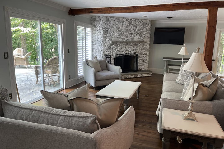 Gated Oasis On Lake Lanier - Flowery Branch, GA