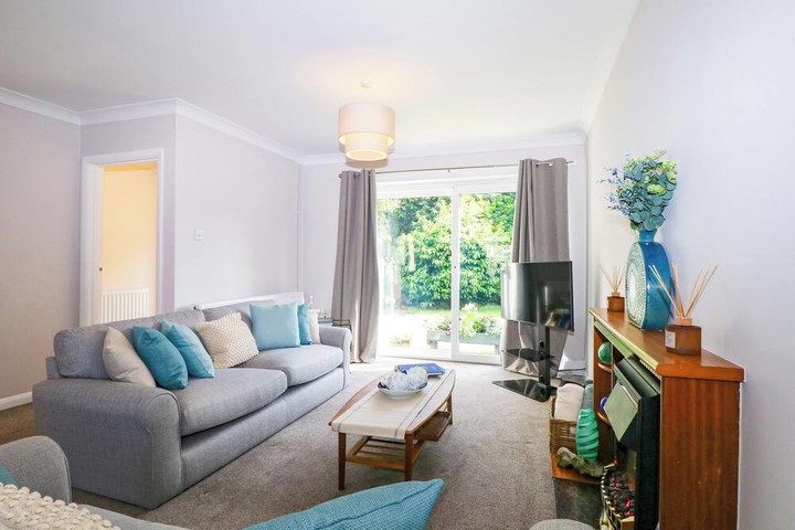 Pebble Place, Pet Friendly, Country Holiday Cottage In Rustington - Littlehampton
