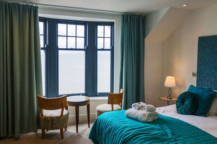 Coastal Elegance - Seaview Double Room - Cardiff