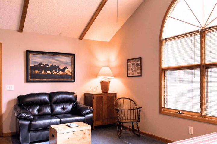 Priaire Sage Room At Riversong Inn In Estes Park - Riverside In Rocky Mountain National Park - Estes Park, CO