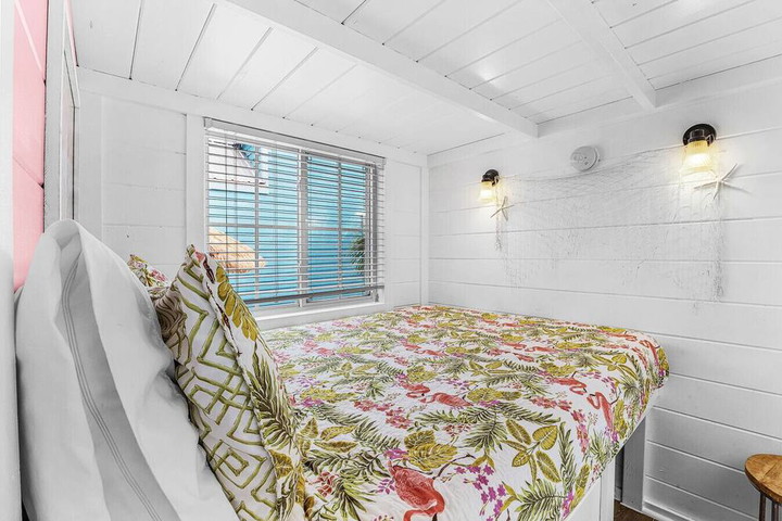 Matlacha Tiny Village - Flamingo - Sanibel Island, FL