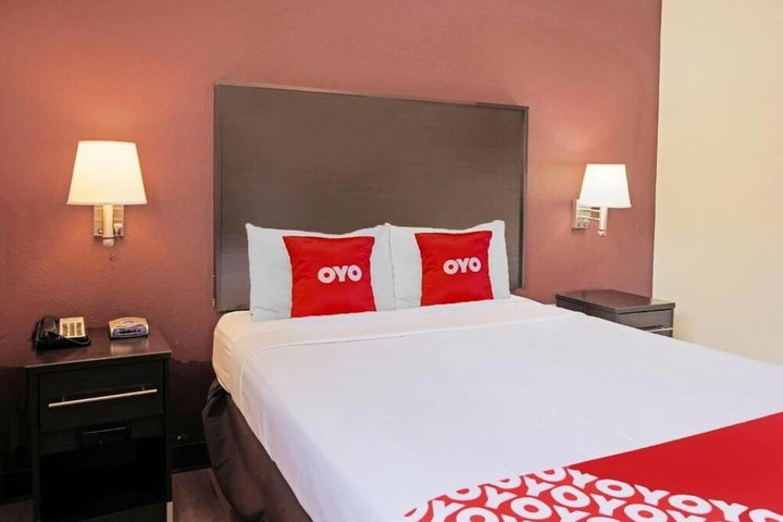 Relaxing Unit Near Quinta Mazatlan - Pets Welcome, Parking & Pool Include - McAllen, TX