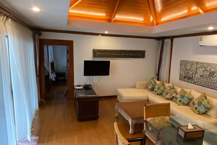 Jolie Villa Dans Un Style Thaïlandais Avec Une Grande Piscine - Ko Samui