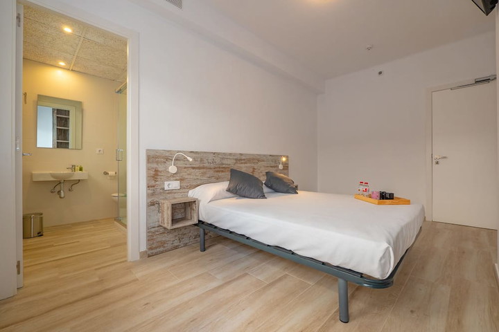 Agi Gloria Rooms 307 Hostel For Rent In Roses Girona. - Costa Brava