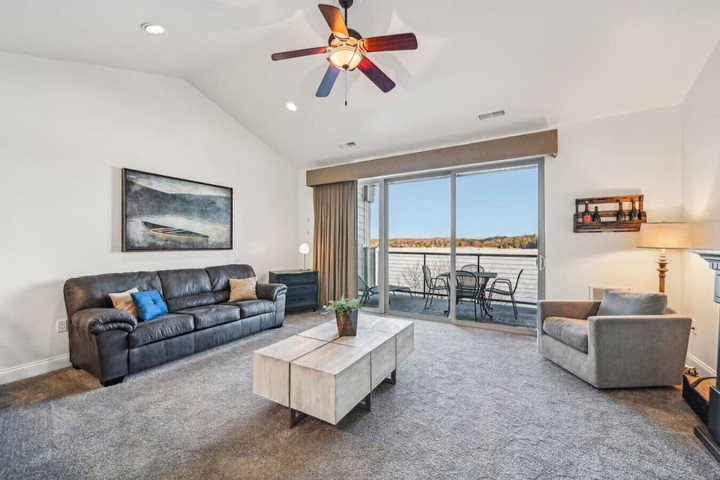 Beachview Twin #2 At Delton Grand (429) - Lake Delton, WI